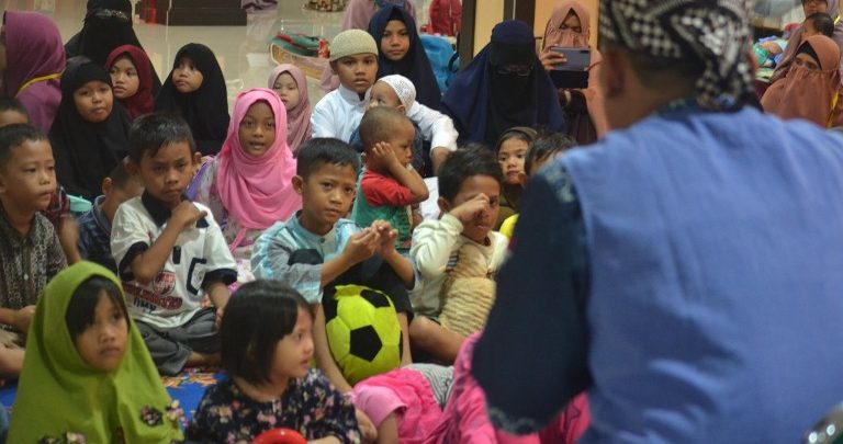 Memadukan Kasih Sayang dan Ketegasan dalam Parenting Islami – SUARAISLAM.ID