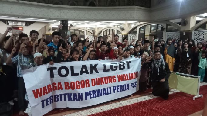 Jamaah Majelis Bahagia Bogor Tegas Menolak LGBT – SUARAISLAM.ID
