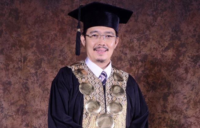 Muhammad Syafii Antonio Dikukuhkan Jadi Guru Besar Ekonomi Syariah ... Muhammad Syafii Antonio Dikukuhkan Jadi Guru Besar Ekonomi Syariah ...