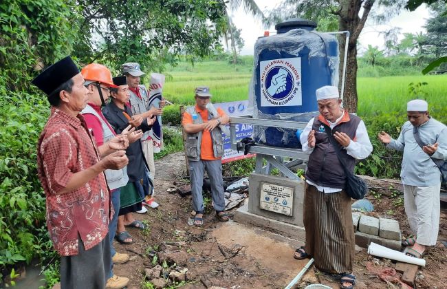 Alumni IPB Serahkan Dua Unit Instalasi Air untuk Penyintas Gempa ...
