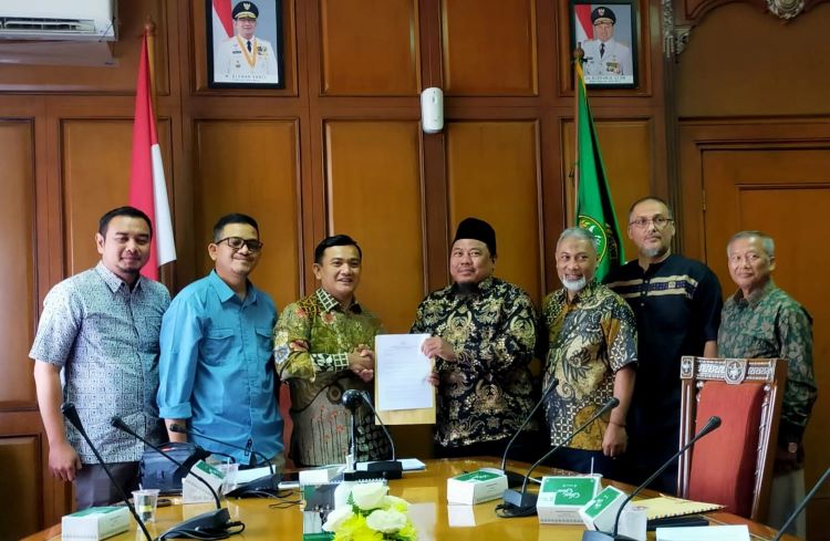 Jika Izin Tak Dicabut, API Jabar Ancam Gelar Aksi Tolak Patung Soekarno ...