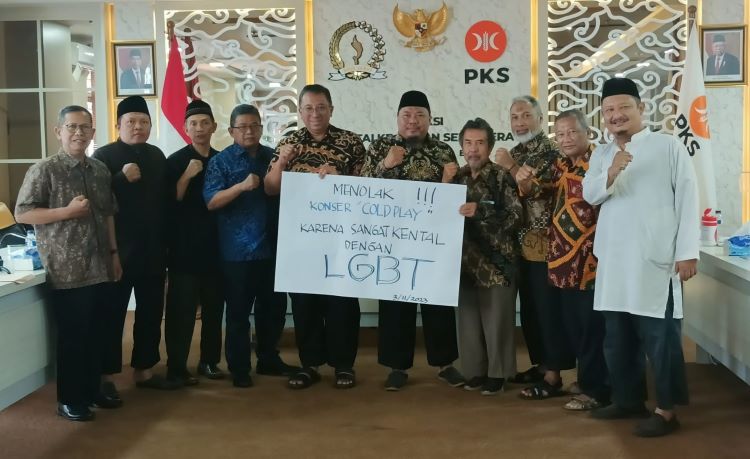 API Jabar Tolak Konser Coldplay di Indonesia karena Kental dengan LGBT ...