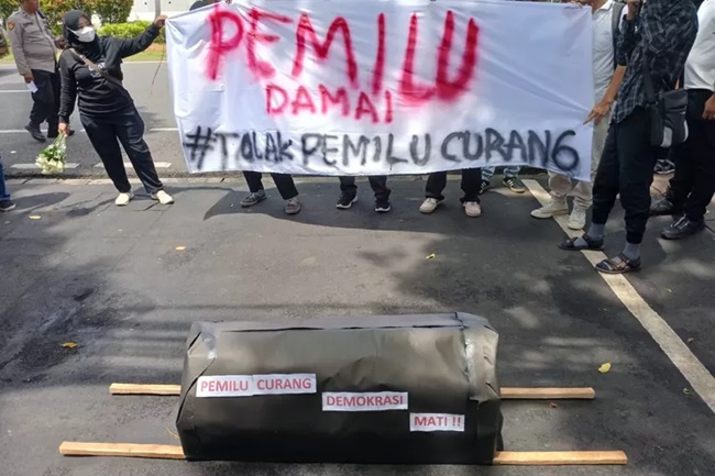 Ingatkan Jokowi, Pilpres Curang Bisa Memicu Kemarahan Besar – SUARAISLAM.ID Ingatkan Jokowi, Pilpres Curang Bisa Memicu Kemarahan Besar – SUARAISLAM.ID