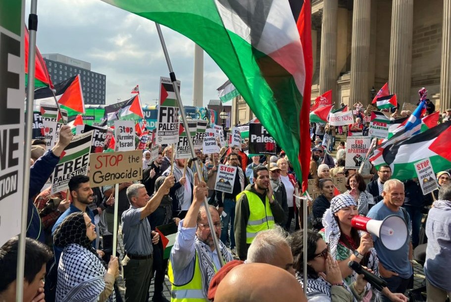 Puluhan Ribu Massa di Liverpool Serukan Lawan Genosida di Gaza ...