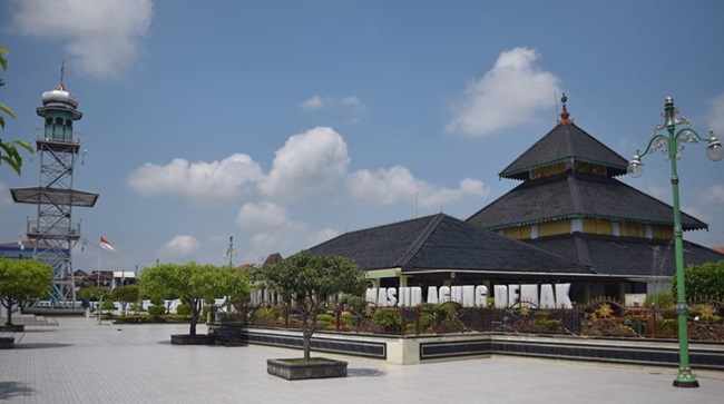 Kunjungi Masjid Agung Demak, Tempat Walisongo Bermusyawarah – SUARAISLAM.ID