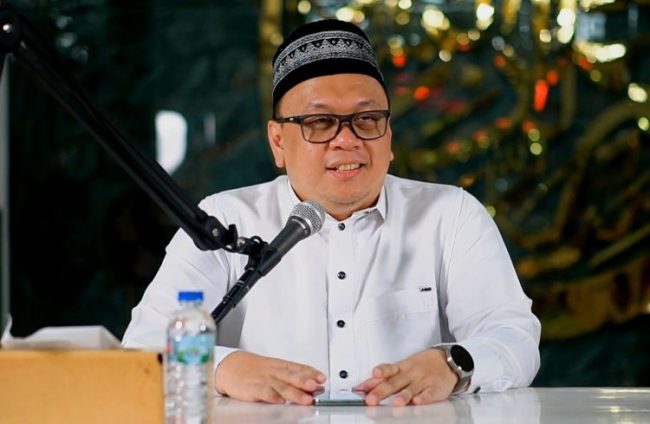 Irfan Syauqi Beik Dikukuhkan sebagai Guru Besar Ekonomi Keuangan Sosial ...